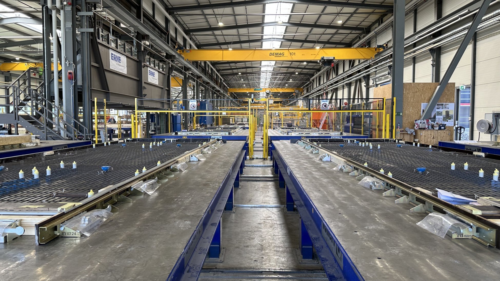 Weltweit modernste und grösste Holz-Hybridbauanlage eröffnet