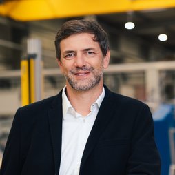 Ihre Anprechparter bei ERNE AG Holzbau | Schweiz und Deutschland